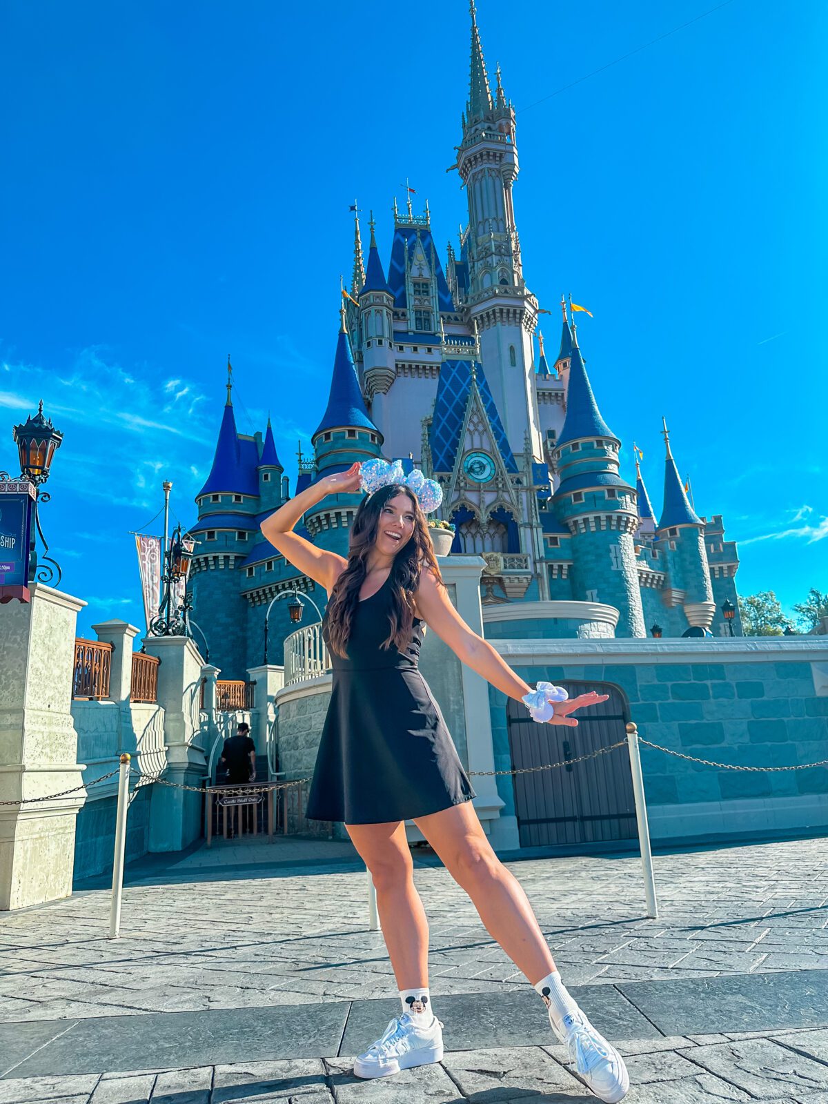 Disney Feet: what to wear in the parks - hillaryeverafter.com